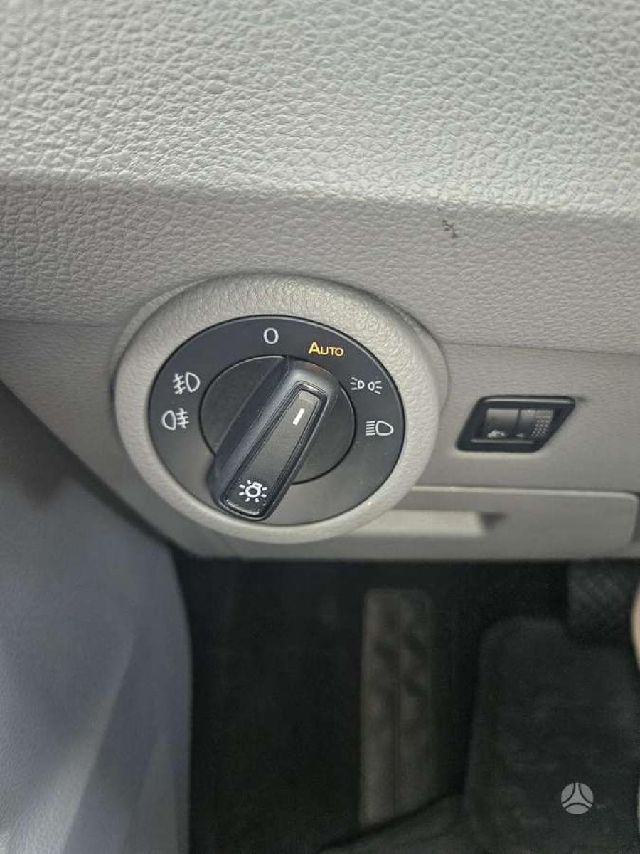 Grey Volkswagen Caravelle 2023 in Radviliskis, with an engine capacity of 1.97 L and mileage of 230 thousand km for 28700 €, photo 29 on AUTOMOTO.COM.LV