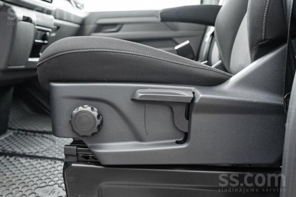 Pelēks Volkswagen Caravelle 2025 Rīga, ar dzinēja tilpumu 2.00 L un nobraukumu 11 tūkst. km par 47900 €, foto 9 vietnē AUTOMOTO.COM.LV