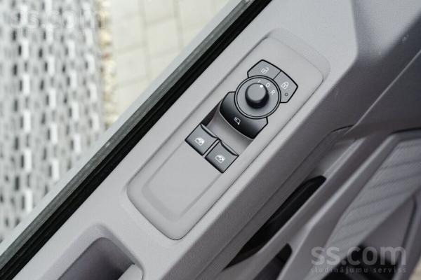 Grey Volkswagen Caravelle 2026 in Riga, with an engine capacity of 2.00 L and mileage of 11 thousand km for 47900 €, photo 8 on AUTOMOTO.COM.LV