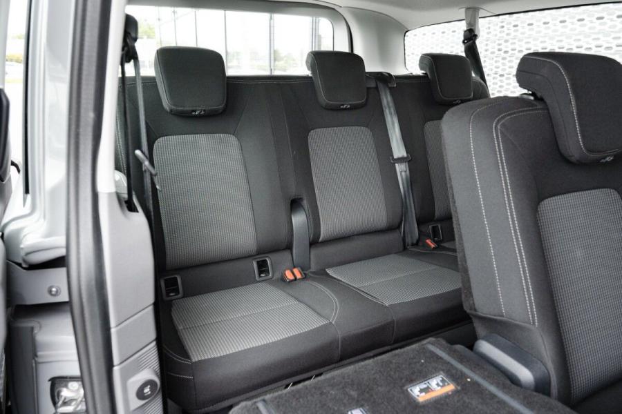 Grey Volkswagen Caravelle 2026 in Marupe, with an engine capacity of 2.00 L and mileage of 11 thousand km for 44900 €, photo 25 on AUTOMOTO.COM.LV