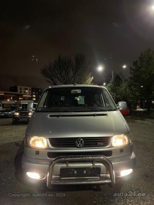 Pelēks Volkswagen Caravelle 2003 Tallina, ar dzinēja tilpumu 2.50 L un nobraukumu 365 tūkst. km par 6700 €, foto  vietnē AUTOMOTO.COM.LV