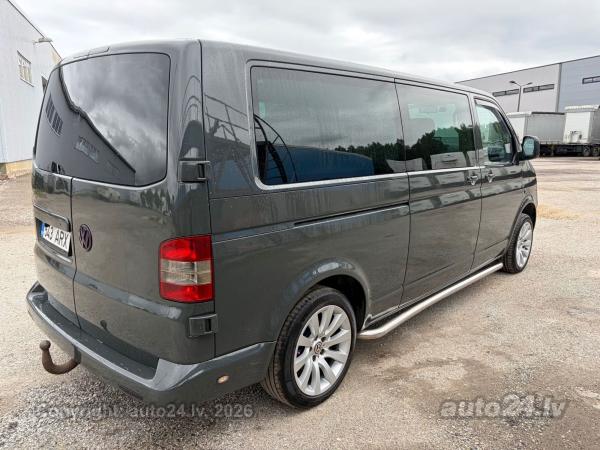 Pelēks Volkswagen Caravelle 2006 Rapla, ar dzinēja tilpumu 2.50 L un nobraukumu 479 tūkst. km par 8500 €, foto 3 vietnē AUTOMOTO.COM.LV
