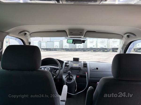 Pelēks Volkswagen Caravelle 2006 Rapla, ar dzinēja tilpumu 2.50 L un nobraukumu 479 tūkst. km par 8500 €, foto 8 vietnē AUTOMOTO.COM.LV