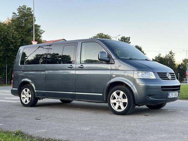 Pelēks Volkswagen Caravelle 2008 Narva, ar dzinēja tilpumu 2.50 L un nobraukumu 444 tūkst. km par 3999 €, foto 3 vietnē AUTOMOTO.COM.LV