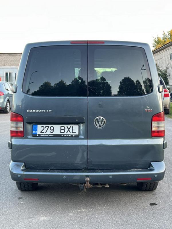 Pelēks Volkswagen Caravelle 2008 Narva, ar dzinēja tilpumu 2.50 L un nobraukumu 444 tūkst. km par 3999 €, foto 9 vietnē AUTOMOTO.COM.LV