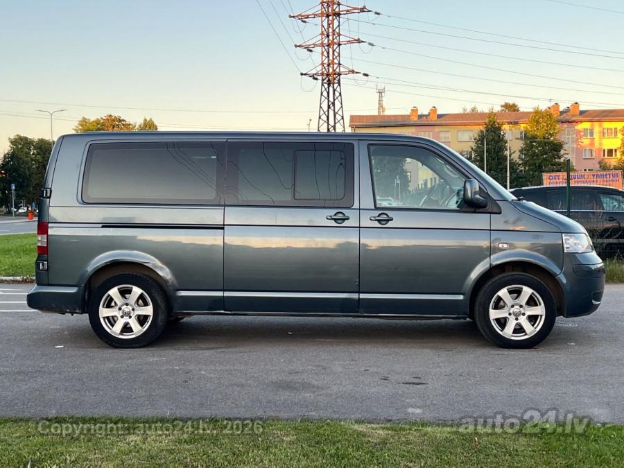 Grey Volkswagen Caravelle 2008 in Narva, with an engine capacity of 2.50 L and mileage of 460 thousand km for 3999 €, photo 4 on AUTOMOTO.COM.LV