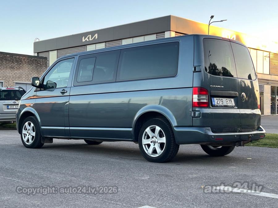 Grey Volkswagen Caravelle 2008 in Narva, with an engine capacity of 2.50 L and mileage of 460 thousand km for 3999 €, photo 7 on AUTOMOTO.COM.LV