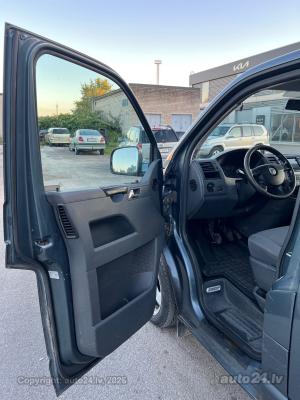 Grey Volkswagen Caravelle 2008 in Narva, with an engine capacity of 2.50 L and mileage of 460 thousand km for 3999 €, photo 16 on AUTOMOTO.COM.LV