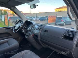 Grey Volkswagen Caravelle 2008 in Narva, with an engine capacity of 2.50 L and mileage of 460 thousand km for 3999 €, photo 17 on AUTOMOTO.COM.LV