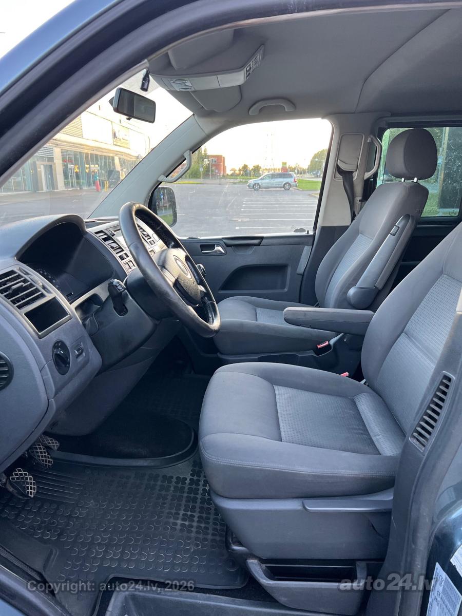 Grey Volkswagen Caravelle 2008 in Narva, with an engine capacity of 2.50 L and mileage of 460 thousand km for 3999 €, photo 20 on AUTOMOTO.COM.LV