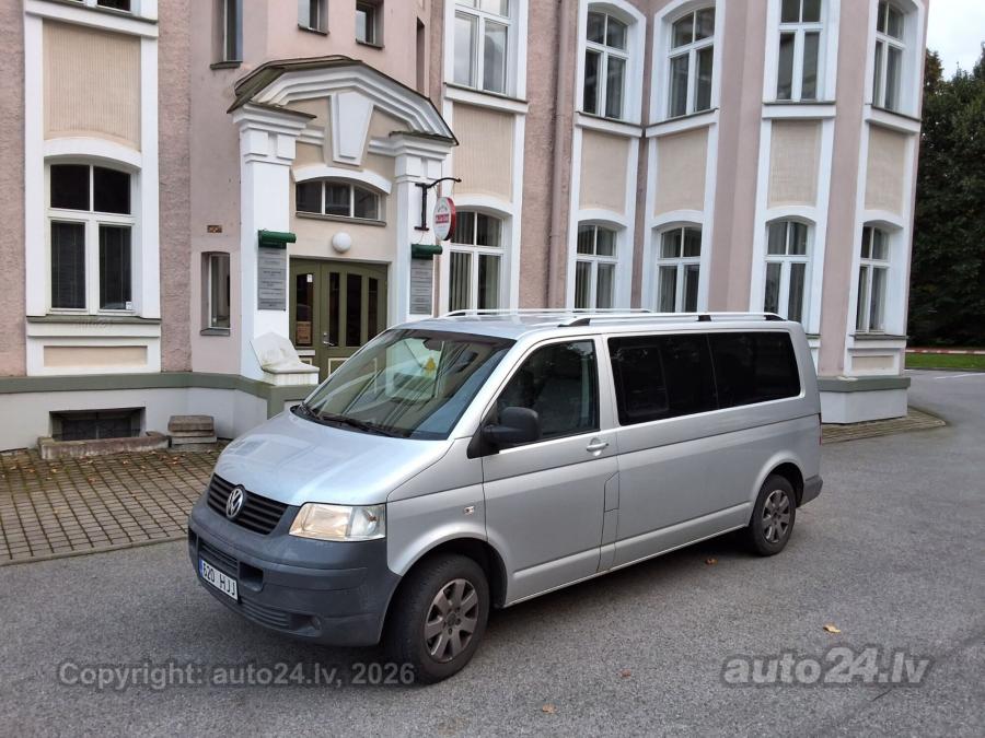 Grey Volkswagen Caravelle 2008 in Tallinn, with an engine capacity of 2.50 L and mileage of 350 thousand km for 7900 €, photo 1 on AUTOMOTO.COM.LV