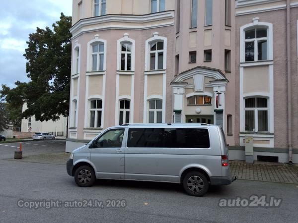 Grey Volkswagen Caravelle 2008 in Tallinn, with an engine capacity of 2.50 L and mileage of 350 thousand km for 7900 €, photo 3 on AUTOMOTO.COM.LV