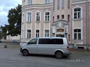 Grey Volkswagen Caravelle 2008 in Tallinn, with an engine capacity of 2.50 L and mileage of 350 thousand km for 7900 €, photo 3 on AUTOMOTO.COM.LV