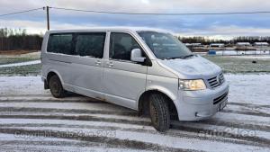 Grey Volkswagen Caravelle 2009 in Tallinn, with an engine capacity of 2.50 L and mileage of 442 thousand km for 4499 €, photo 3 on AUTOMOTO.COM.LV