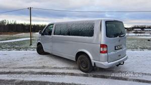 Grey Volkswagen Caravelle 2009 in Tallinn, with an engine capacity of 2.50 L and mileage of 442 thousand km for 4499 €, photo 4 on AUTOMOTO.COM.LV