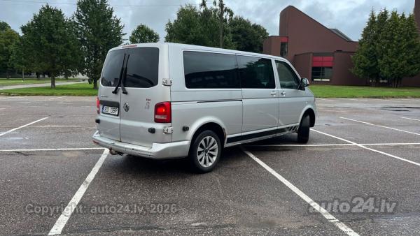 Pelēks Volkswagen Caravelle 2010 Tallina, ar dzinēja tilpumu 2.00 L un nobraukumu 291 tūkst. km par 8000 €, foto 4 vietnē AUTOMOTO.COM.LV