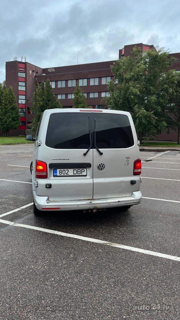 Pelēks Volkswagen Caravelle 2010 Tallina, ar dzinēja tilpumu 2.00 L un nobraukumu 291 tūkst. km par 8000 €, foto 5 vietnē AUTOMOTO.COM.LV