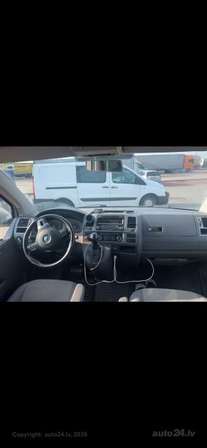 Pelēks Volkswagen Caravelle 2012 Tallina, ar dzinēja tilpumu 2.00 L un nobraukumu 325 tūkst. km par 10900 €, foto 6 vietnē AUTOMOTO.COM.LV