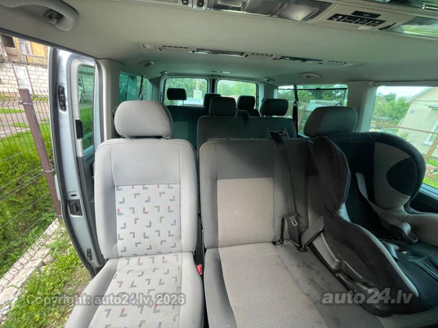 Pelēks Volkswagen Caravelle 2012 Tallina, ar dzinēja tilpumu 2.00 L un nobraukumu 325 tūkst. km par 10900 €, foto 7 vietnē AUTOMOTO.COM.LV