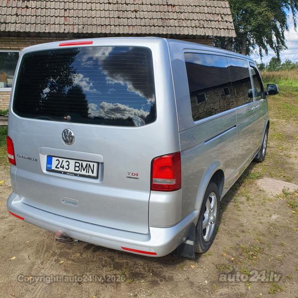 Grey Volkswagen Caravelle 2014 in Tallinn, with an engine capacity of 2.00 L and mileage of 210 thousand km for 16999 €, photo 5 on AUTOMOTO.COM.LV