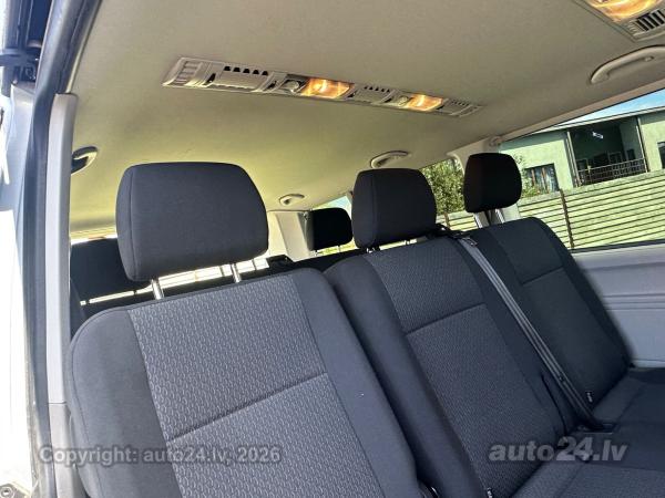 Pelēks Volkswagen Caravelle 2016 Tallina, ar dzinēja tilpumu 2.00 L un nobraukumu 130 tūkst. km par 17900 €, foto 9 vietnē AUTOMOTO.COM.LV