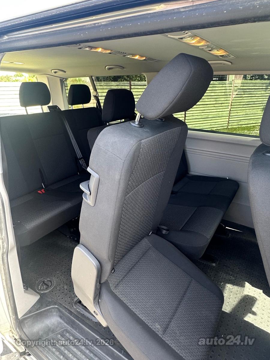 Grey Volkswagen Caravelle 2016 in Tallinn, with an engine capacity of 2.00 L and mileage of 130 thousand km for 17900 €, photo 9 on AUTOMOTO.COM.LV