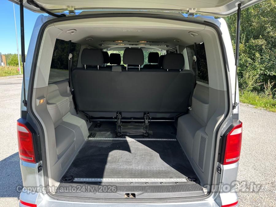 Grey Volkswagen Caravelle 2016 in Tallinn, with an engine capacity of 2.00 L and mileage of 130 thousand km for 17900 €, photo 12 on AUTOMOTO.COM.LV