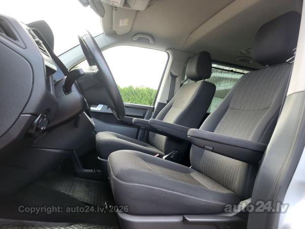 Pelēks Volkswagen Caravelle 2017 Tallina, ar dzinēja tilpumu 2.00 L un nobraukumu 238 tūkst. km par 26900 €, foto 5 vietnē AUTOMOTO.COM.LV