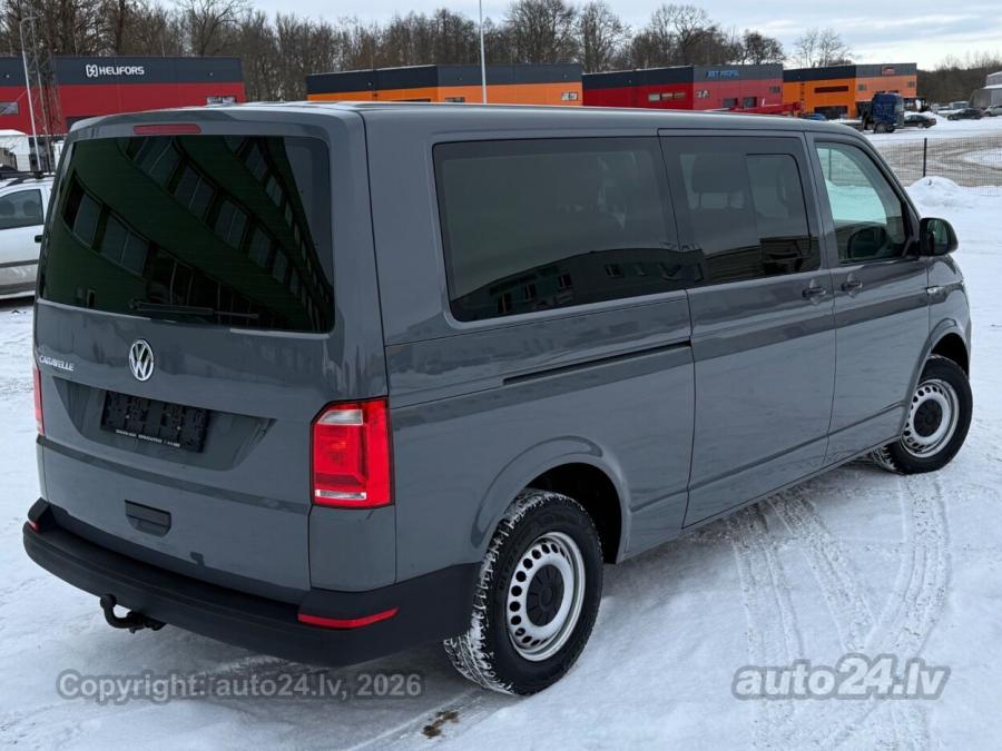 Grey Volkswagen Caravelle 2019 in Tartu, with an engine capacity of 2.00 L and mileage of 169 thousand km for 21999 €, photo 4 on AUTOMOTO.COM.LV