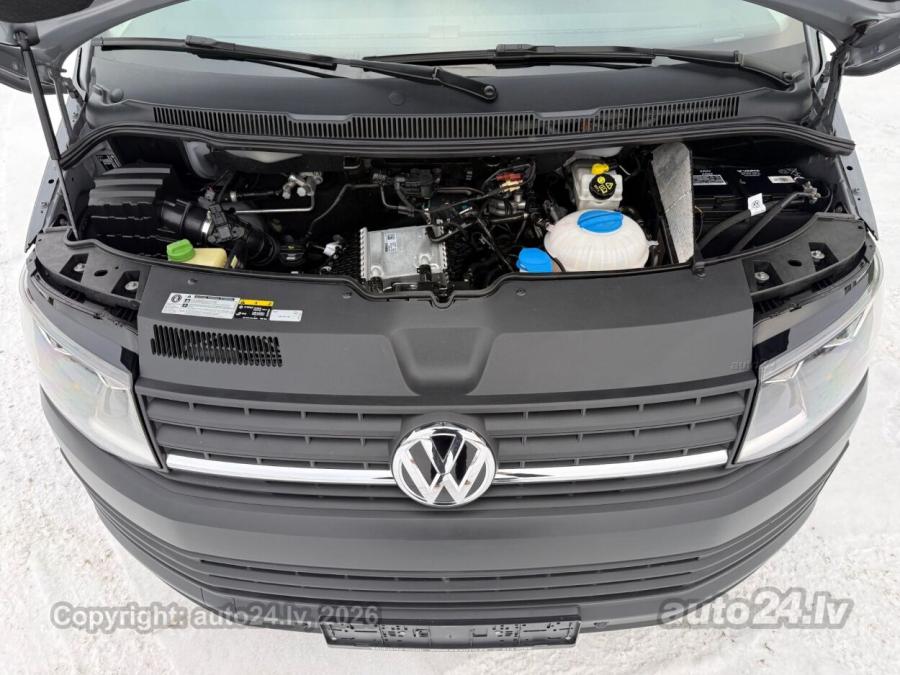 Grey Volkswagen Caravelle 2019 in Tartu, with an engine capacity of 2.00 L and mileage of 169 thousand km for 21999 €, photo 5 on AUTOMOTO.COM.LV