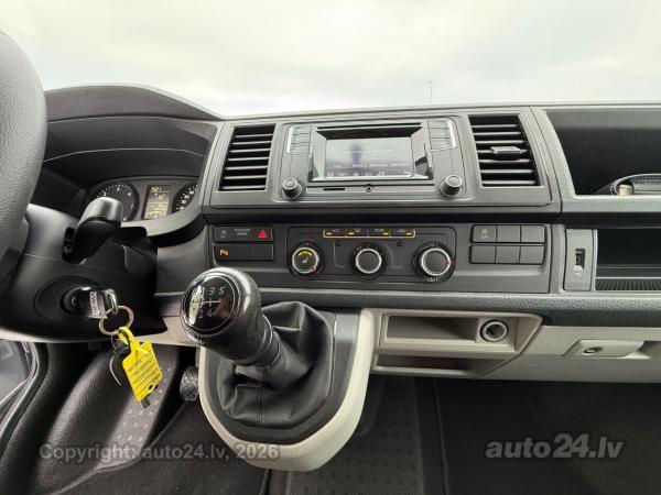 Pelēks Volkswagen Caravelle 2019 Tartu, ar dzinēja tilpumu 2.00 L un nobraukumu 169 tūkst. km par 21999 €, foto 10 vietnē AUTOMOTO.COM.LV