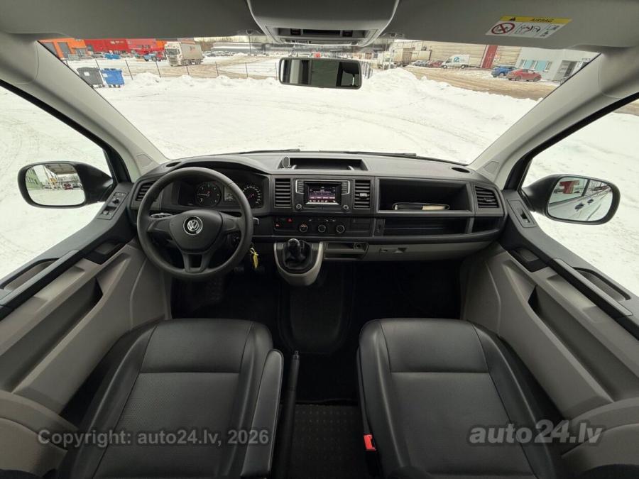 Grey Volkswagen Caravelle 2019 in Tartu, with an engine capacity of 2.00 L and mileage of 169 thousand km for 21999 €, photo 11 on AUTOMOTO.COM.LV