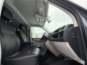 Grey Volkswagen Caravelle 2019 in Tartu, with an engine capacity of 2.00 L and mileage of 169 thousand km for 21999 €, photo 17 on AUTOMOTO.COM.LV