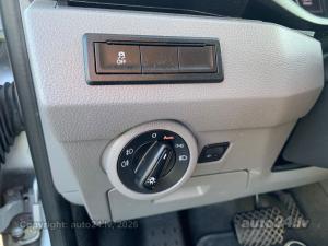 Pelēks Volkswagen Caravelle 2021 Tallina, ar dzinēja tilpumu 2.00 L un nobraukumu 179 tūkst. km par 36999 €, foto 11 vietnē AUTOMOTO.COM.LV