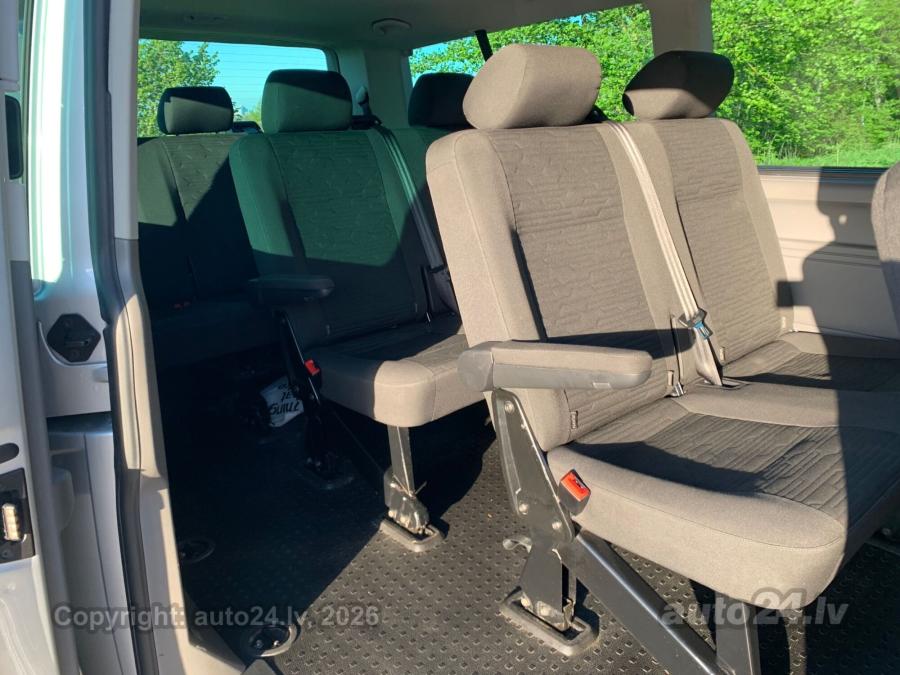 Pelēks Volkswagen Caravelle 2021 Tallina, ar dzinēja tilpumu 2.00 L un nobraukumu 179 tūkst. km par 36999 €, foto 15 vietnē AUTOMOTO.COM.LV