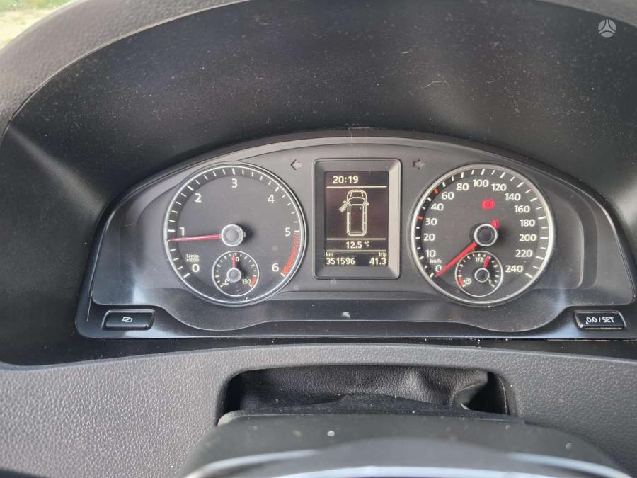 Volkswagen Caravelle 2011 Šauļi, ar dzinēja tilpumu 2.00 L un nobraukumu 351 tūkst. km par 9500 €, foto 13 vietnē AUTOMOTO.COM.LV