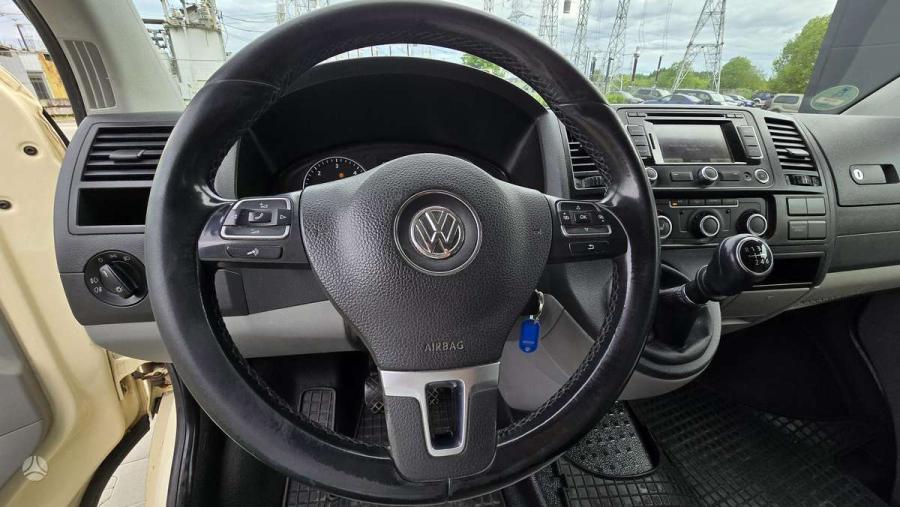 Volkswagen Caravelle 2015 Šauļi, ar dzinēja tilpumu 1.99 L un nobraukumu 189 tūkst. km par 11950 €, foto 15 vietnē AUTOMOTO.COM.LV