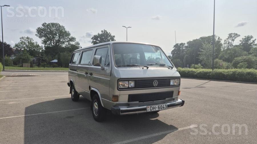 Volkswagen Caravelle 1986 Rīga, ar dzinēja tilpumu 2.10 L un nobraukumu 233 tūkst. km par 7000 €, foto 3 vietnē AUTOMOTO.COM.LV