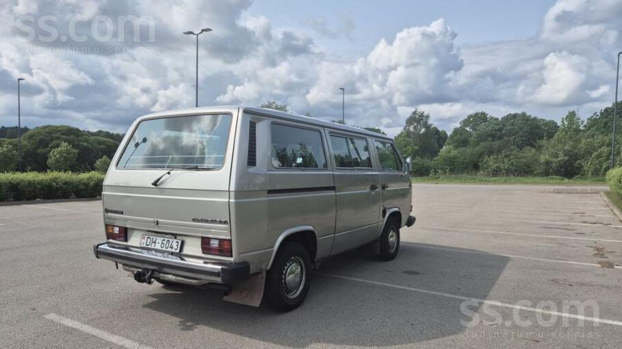 Volkswagen Caravelle 1986 Rīga, ar dzinēja tilpumu 2.10 L un nobraukumu 233 tūkst. km par 7000 €, foto 4 vietnē AUTOMOTO.COM.LV