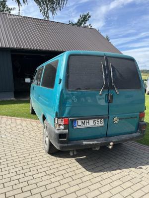 Volkswagen Caravelle 1994 in Lazdijai, with an engine capacity of 2.30 L and mileage of 0 thousand km for 1500 €, photo 4 on AUTOMOTO.COM.LV