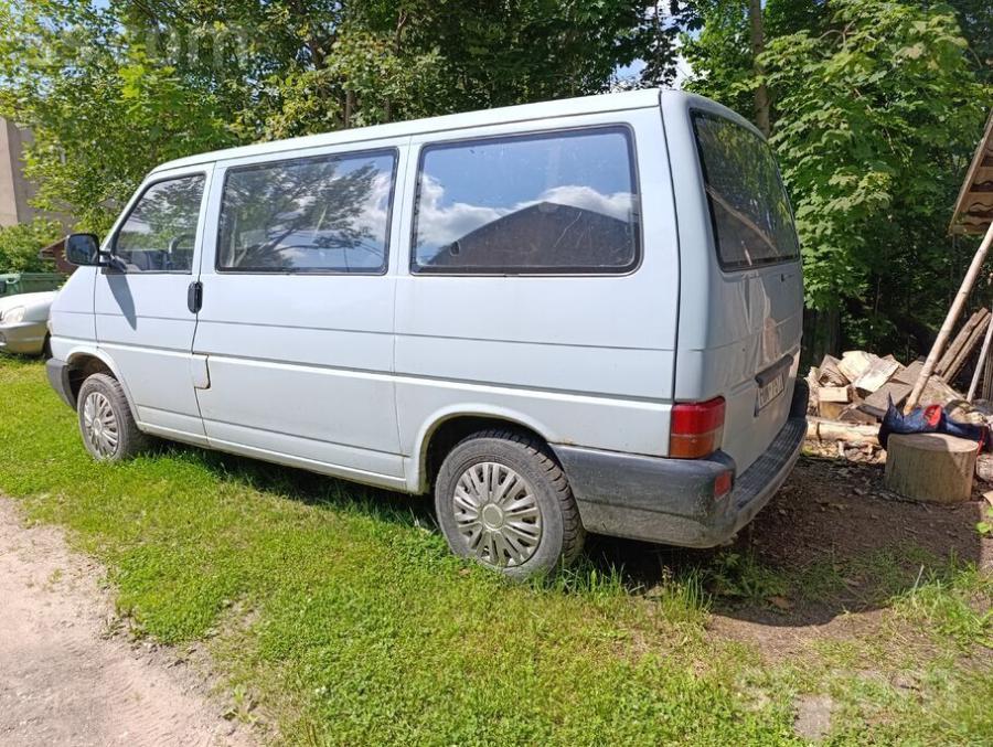 Volkswagen Caravelle 1996 in Cesis, with an engine capacity of 2.00 L and mileage of 260 thousand km for 1550 €, photo 4 on AUTOMOTO.COM.LV