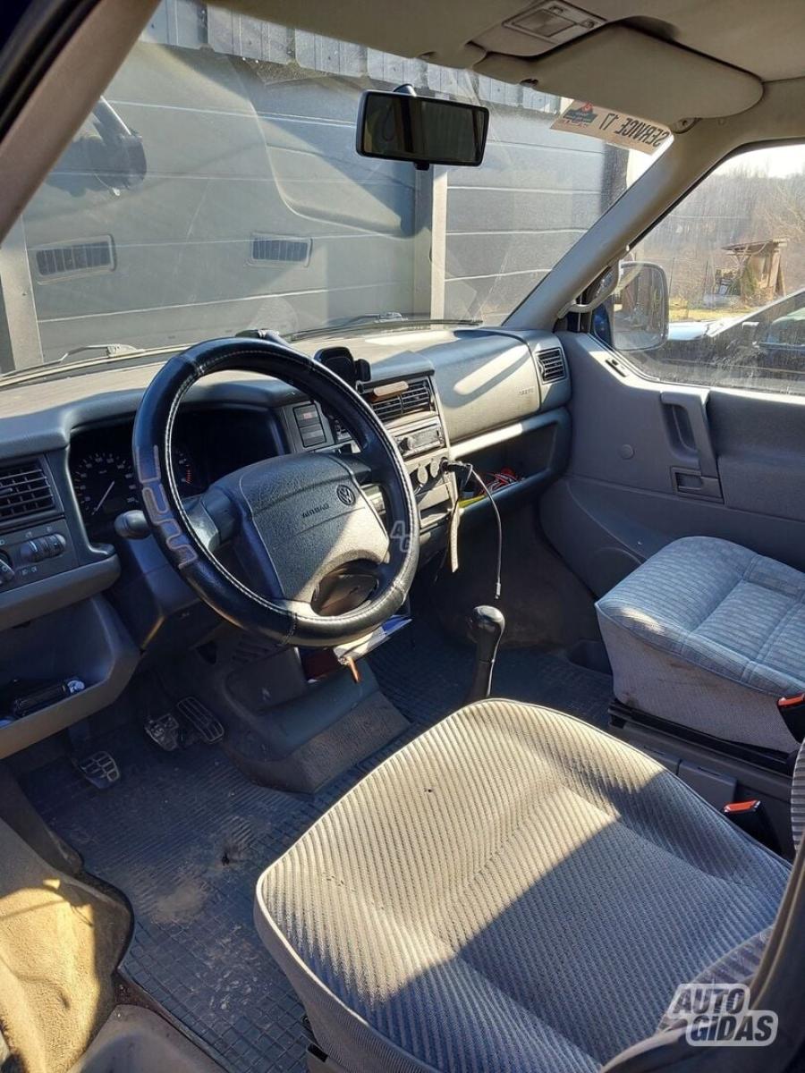 Volkswagen Caravelle 1998 Utena, ar dzinēja tilpumu 2.50 L un nobraukumu 452 tūkst. km par 3200 €, foto 7 vietnē AUTOMOTO.COM.LV