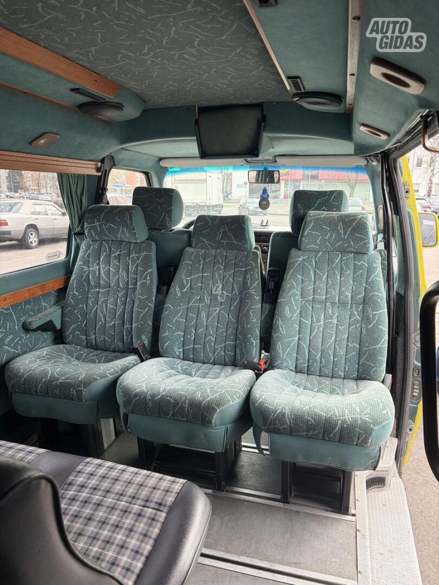 Volkswagen Caravelle 1998 Klaipėda, ar dzinēja tilpumu 2.50 L un nobraukumu 807 tūkst. km par 2300 €, foto 9 vietnē AUTOMOTO.COM.LV