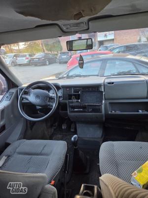 Volkswagen Caravelle 1999 in Utena, with an engine capacity of 2.50 L and mileage of 500 thousand km for 1500 €, photo 5 on AUTOMOTO.COM.LV