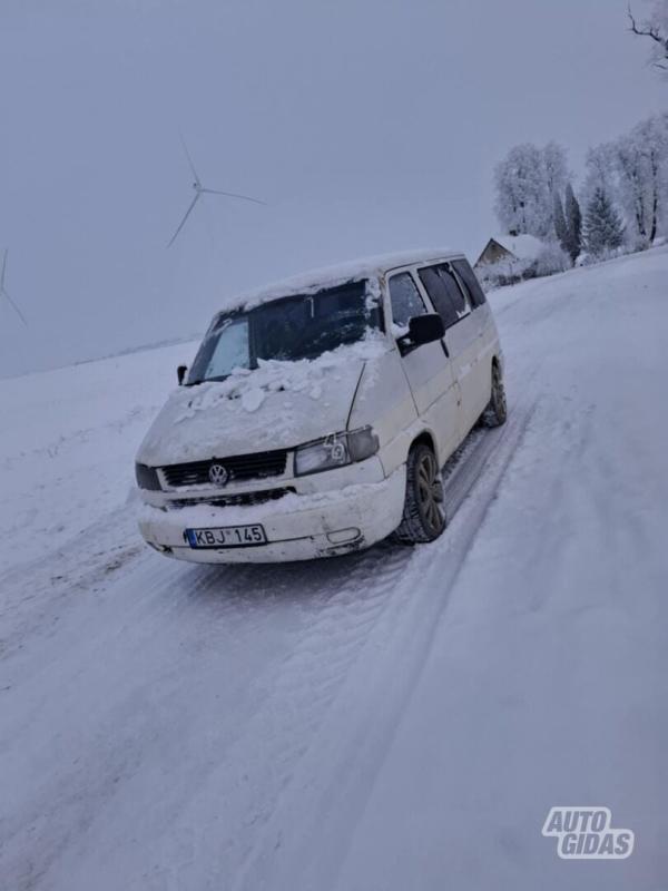 Volkswagen Caravelle 2000 in Vilnius, with an engine capacity of 2.50 L and mileage of 400 thousand km for 1500 €, photo 1 on AUTOMOTO.COM.LV