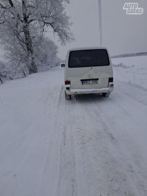 Volkswagen Caravelle 2000 in Vilnius, with an engine capacity of 2.50 L and mileage of 400 thousand km for 1500 €, photo 4 on AUTOMOTO.COM.LV