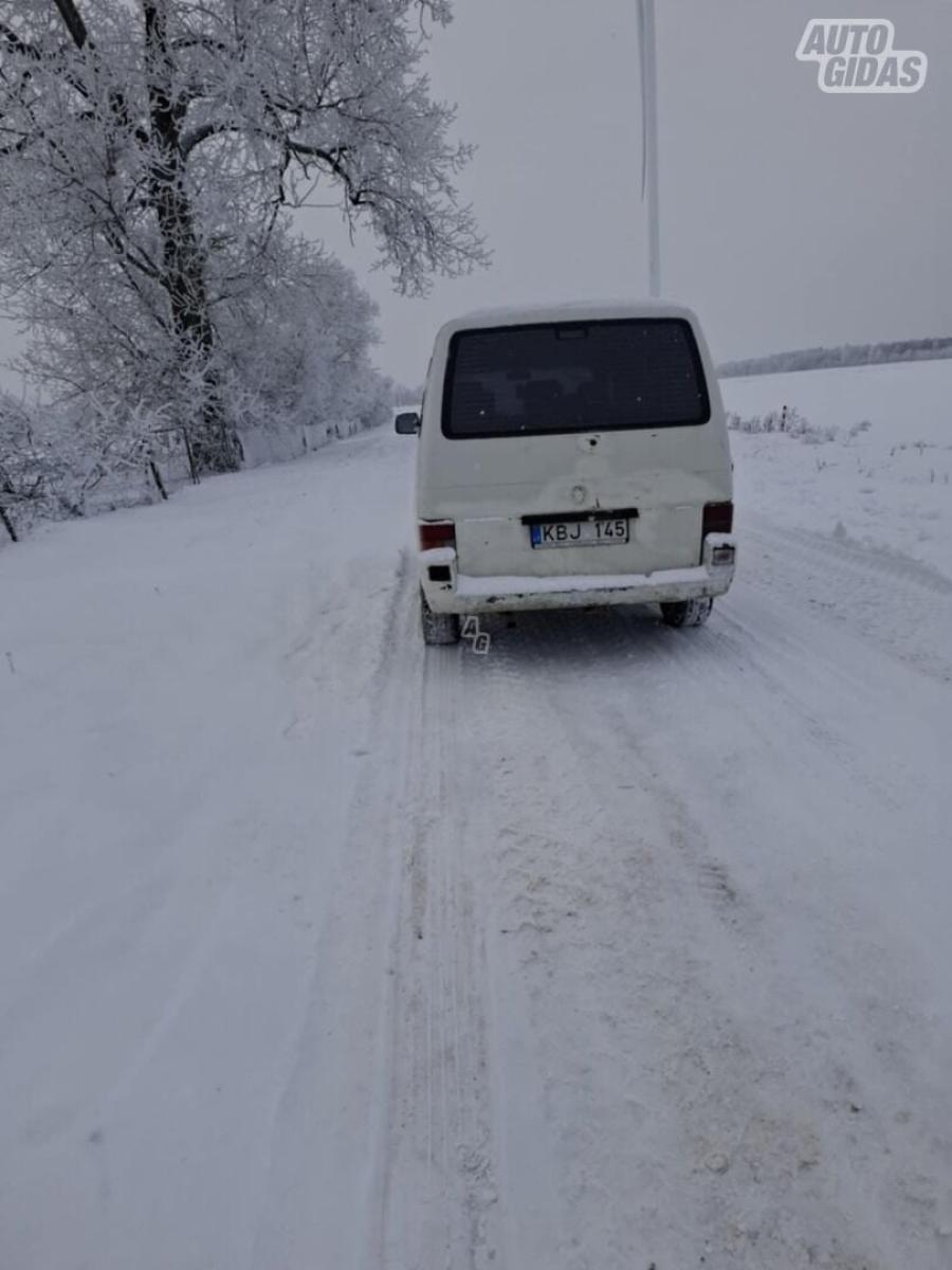 Volkswagen Caravelle 2000 in Vilnius, with an engine capacity of 2.50 L and mileage of 400 thousand km for 1500 €, photo 4 on AUTOMOTO.COM.LV