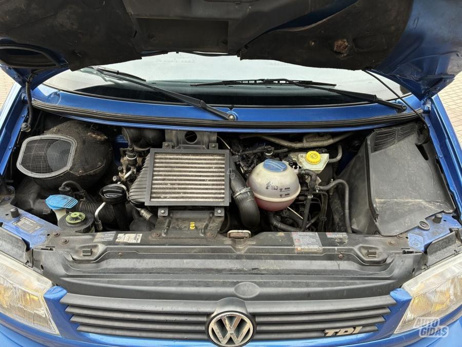 Volkswagen Caravelle 2000 Klaipėda, ar dzinēja tilpumu 2.50 L un nobraukumu 290 tūkst. km par 9500 €, foto 15 vietnē AUTOMOTO.COM.LV