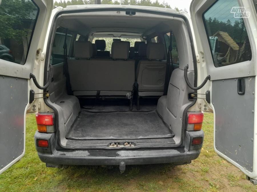Volkswagen Caravelle 2001 in Druskininkai, with an engine capacity of 2.50 L and mileage of 242 thousand km for 5900 €, photo 8 on AUTOMOTO.COM.LV