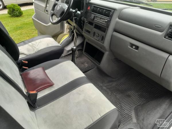 Volkswagen Caravelle 2001 in Druskininkai, with an engine capacity of 2.50 L and mileage of 242 thousand km for 5900 €, photo 9 on AUTOMOTO.COM.LV